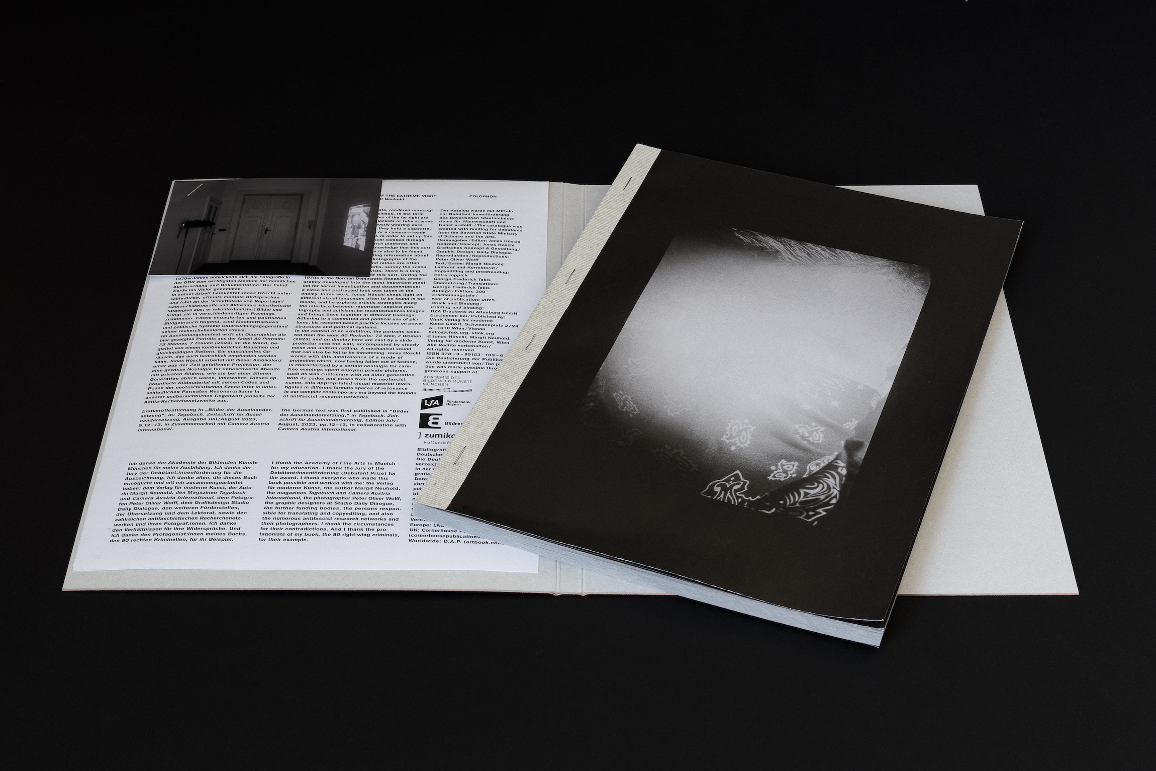 Review: How to Spot a Neo-Fascist – Jonas Höschl’s „80 Porträts ...